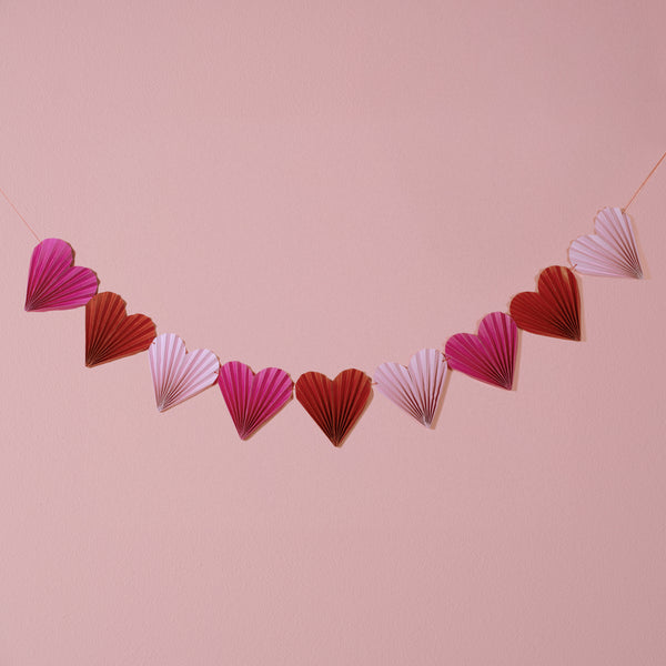 Pink and Red Paper Fan Heart Garland – Ginger Ray