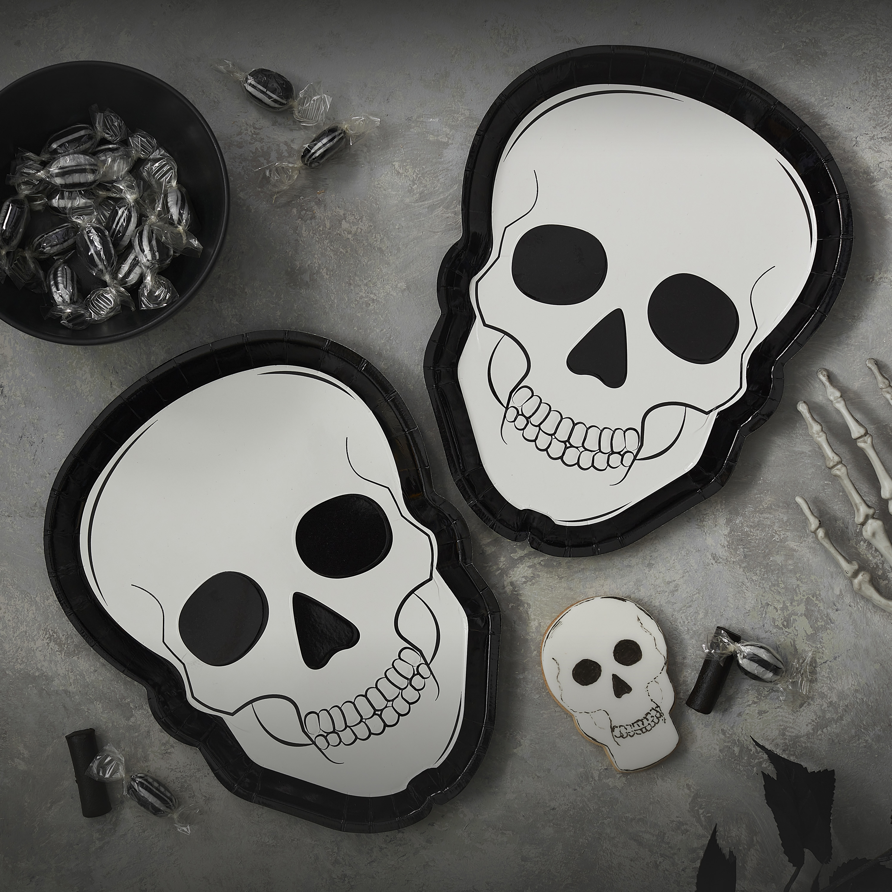 Skull Shaped Paper Halloween Plates | Ginger Ray