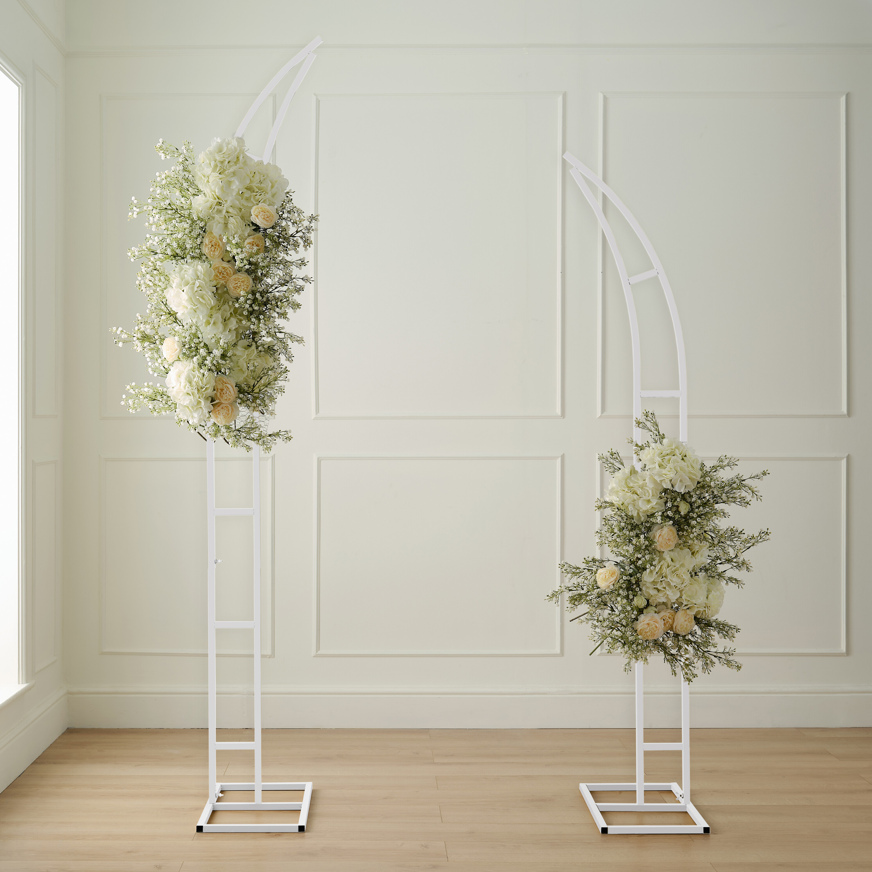 White Metal Split Arch Backdrop | Ginger Ray