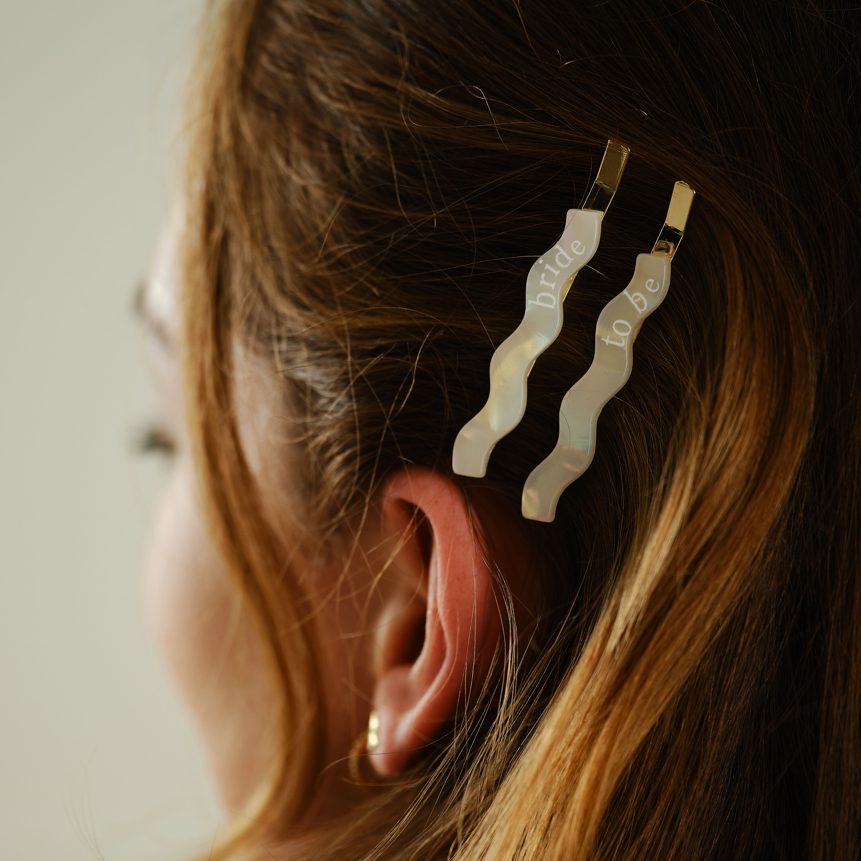 Wavy 'Bride to Be' Hair Slides | Ginger Ray